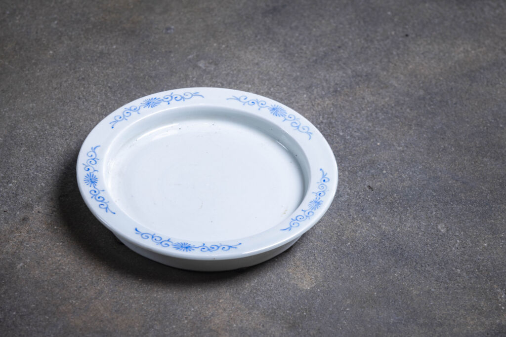 PAIR OF YELLOW CACHE POTS WITH FLORAL DESIGN - JF Chen